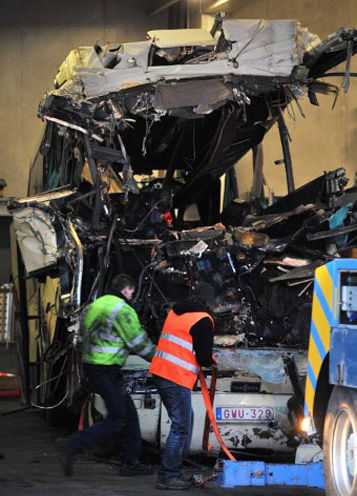 Imágenes: un accidente de autobús en Suiza deja 22 niños muertos - RT