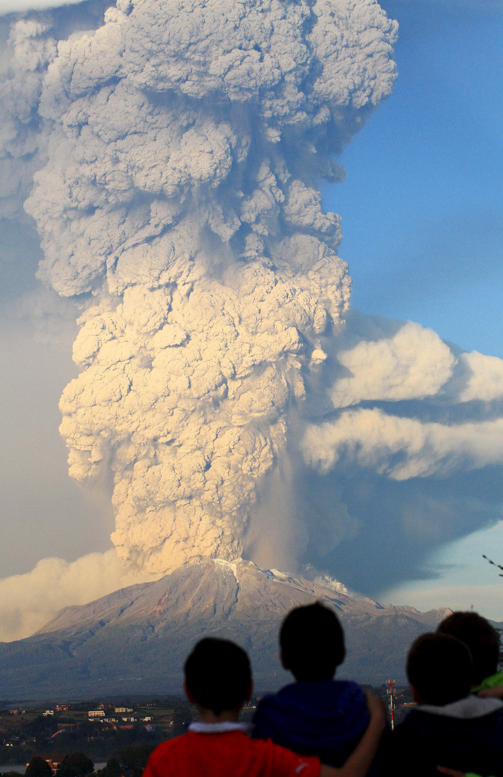 Impactantes imágenes de la erupción del volcán Calbuco en Chile