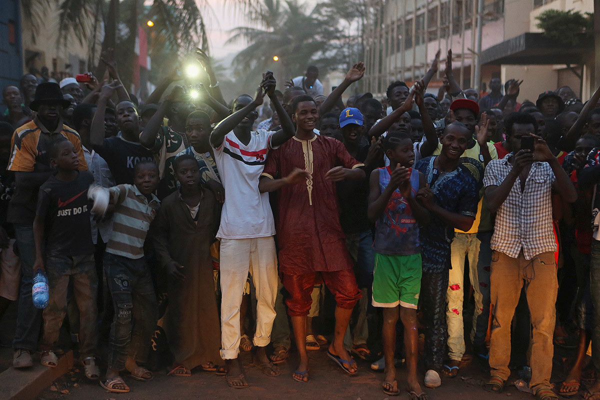 Charcos de sangre y símbolos yihadistas: Las huellas del horror en el ...