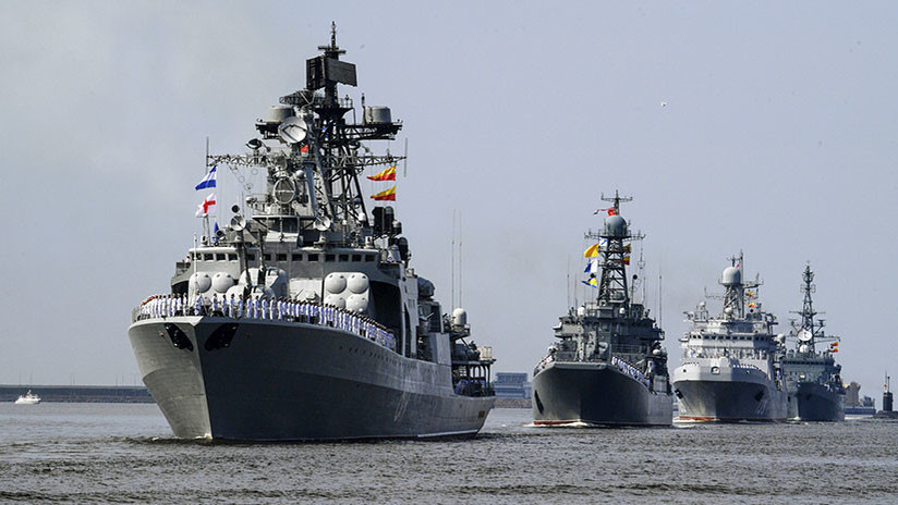VIDEO: Buques de guerra rusos ensayan el desfile del Día de la Armada ...