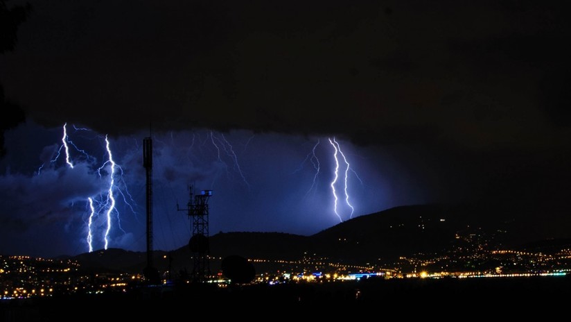 Científicos descubren por qué los rayos suelen caer dos veces en el ...