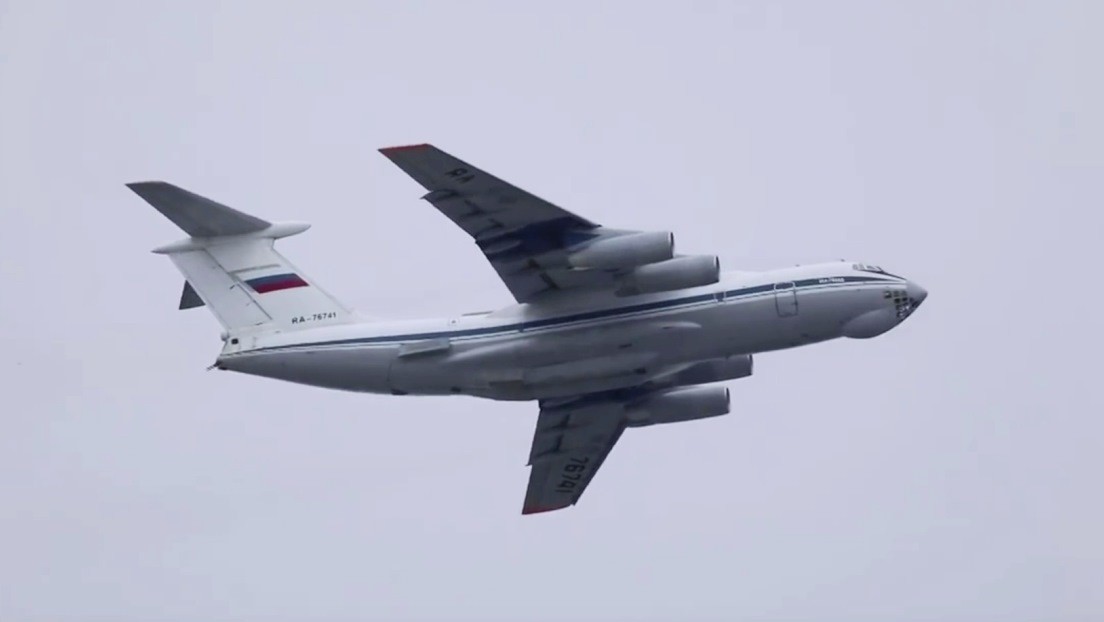 Aviones militares de carga aprenden en Rusia a disparar y lanzar bombas ...