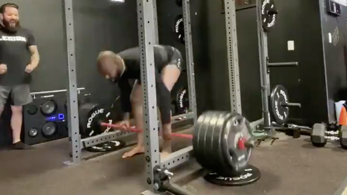 VIDEO: El campeón de peso semipesado de la UFC logra levantar 230 kilos ...