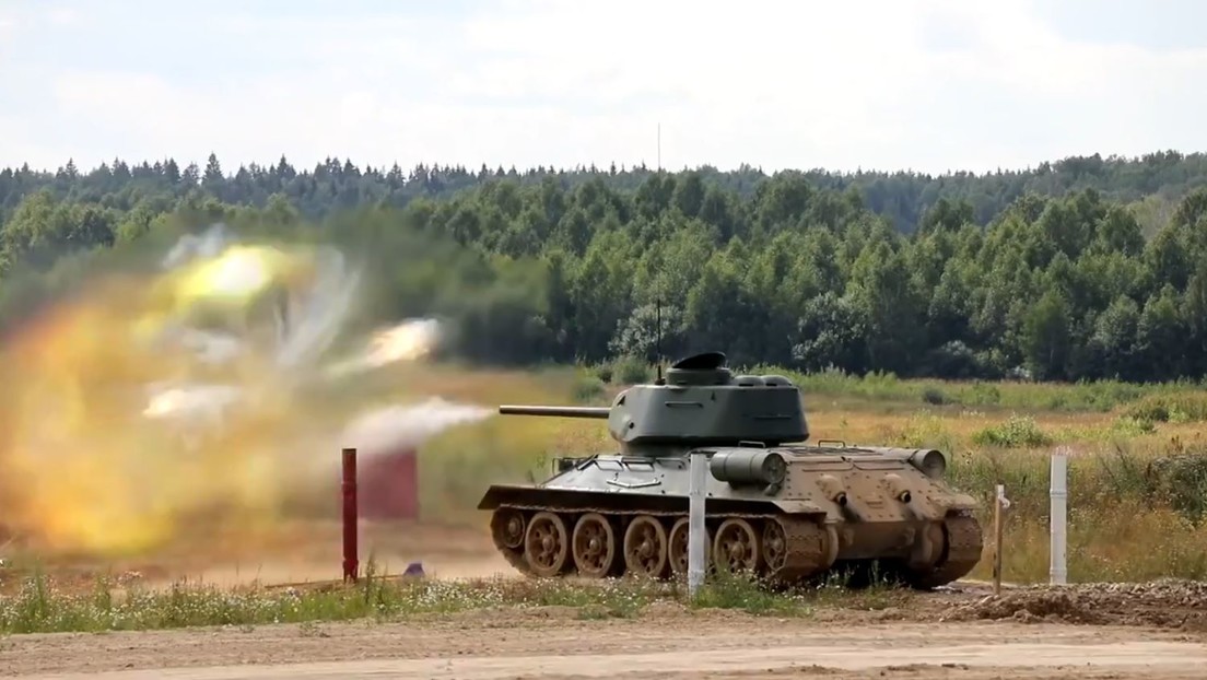 VIDEO: Legendarios tanques soviéticos T-34 realizan disparos contra un ...