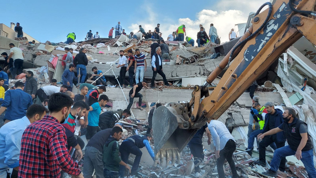Al Menos 36 Muertos Y Más De 880 Heridos En Turquía Tras El Terremoto