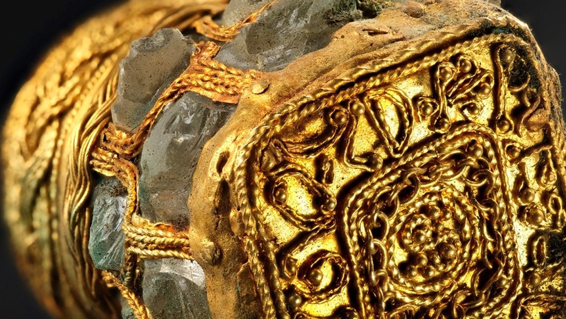 Amazing Viking treasure found in UK restored reveals 'exceptional ...
