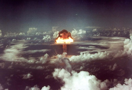 La devastadora potencia de las bombas atómicas en imágenes