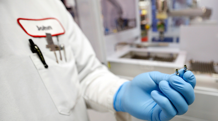 Wireless signal strong enough to stream Netflix goes through flesh to ...