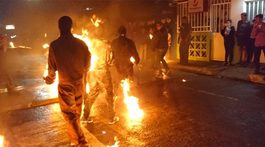 Fireball festival honors volcano that buried village in El Salvador ...