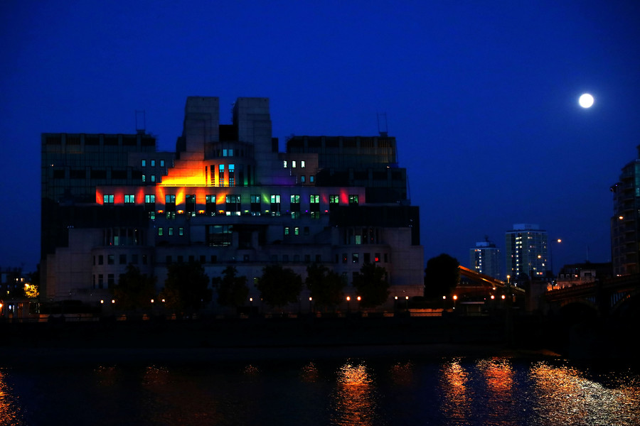 ‘Ferocious’ fire destroys 1,400 vehicles in Liverpool multi-story car ...