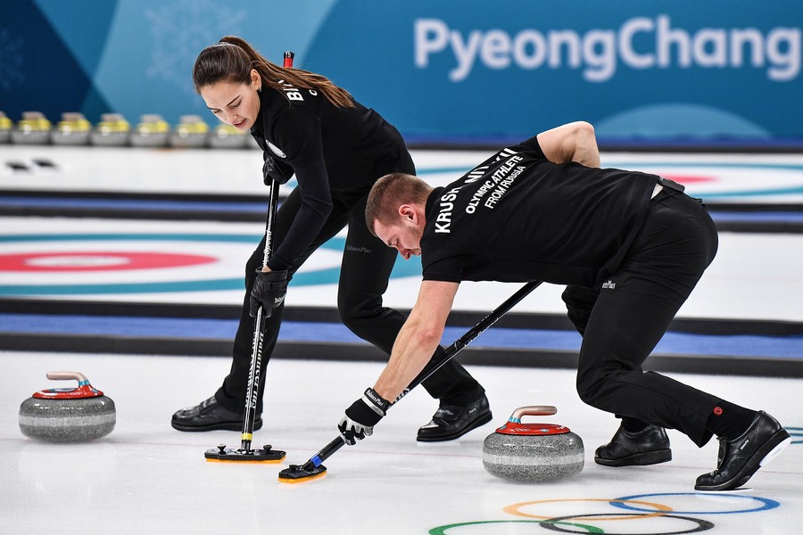 Russian curling duo win its 1st ever Olympic medal — RT Sport News