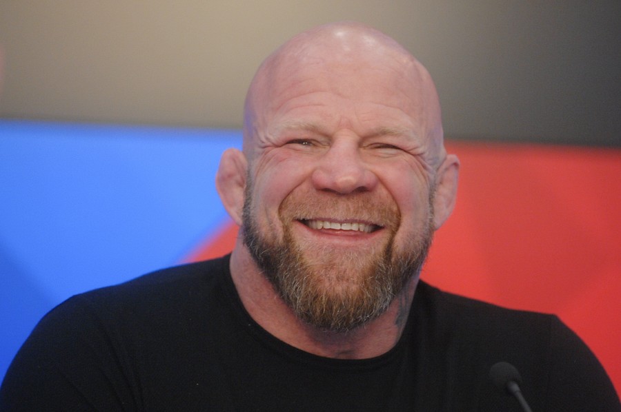 Putin grants Russian citizenship to MMA legend Jeff Monson — RT Russia News