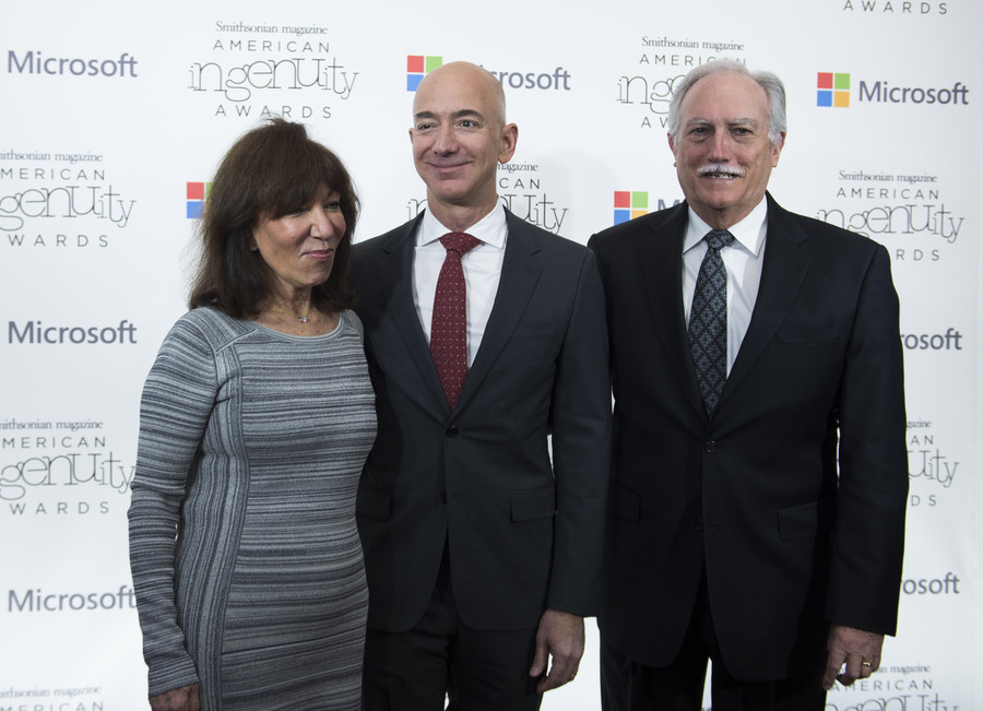 Jeff Bezos' parents may be ridiculously rich on 12,000,000% return on ...