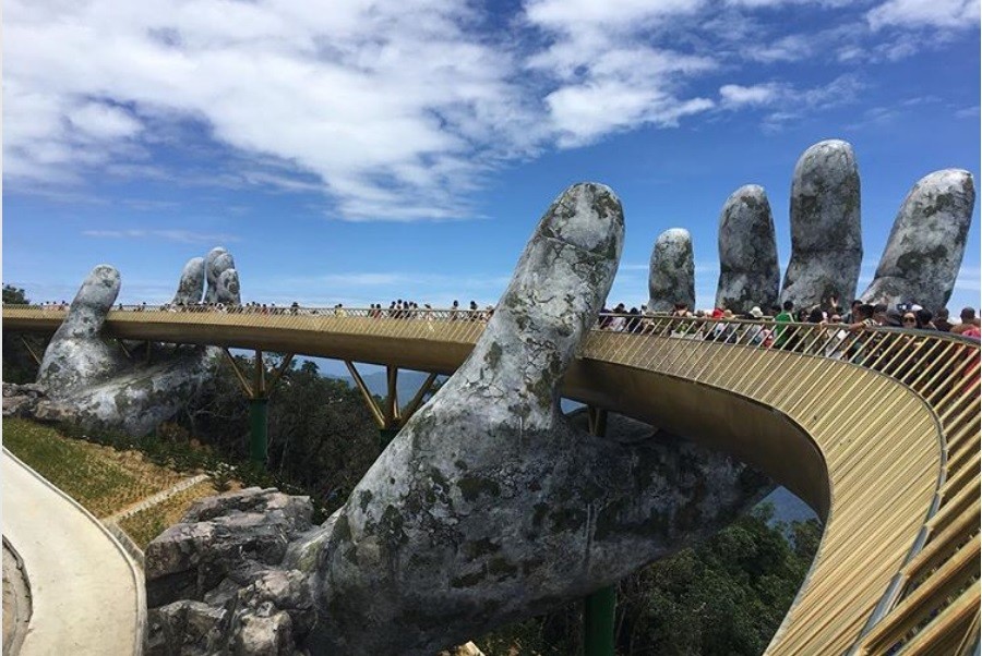 Internet in awe of Vietnam's gobsmacking 'handheld' bridge (PHOTOS ...
