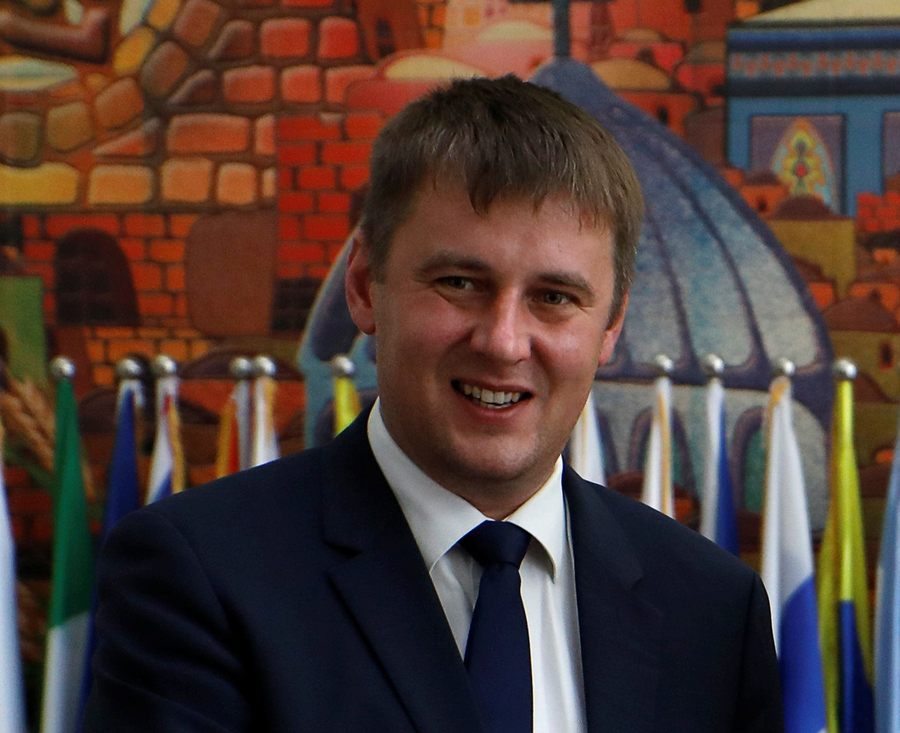 ‘Young & inexperienced’: MEP explains new Czech foreign minister’s ...