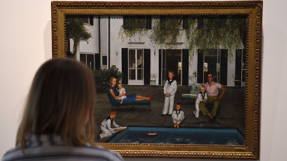 Requiem for the American dream RT — Documentary