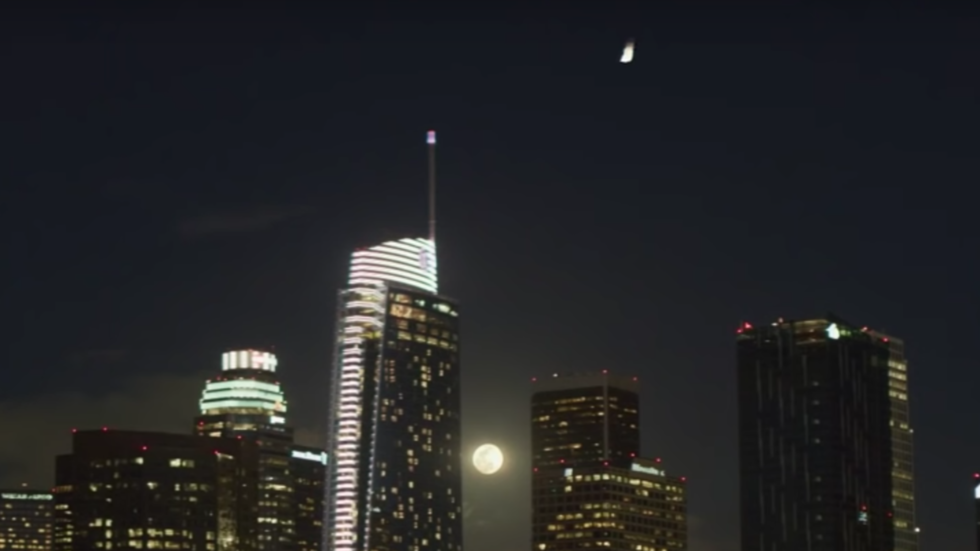 Meteor or alien invasion? Los Angeles skies set ablaze – nothing to ...