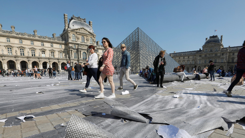 Incredible Louvre art installation left in shreds by visitors hours ...