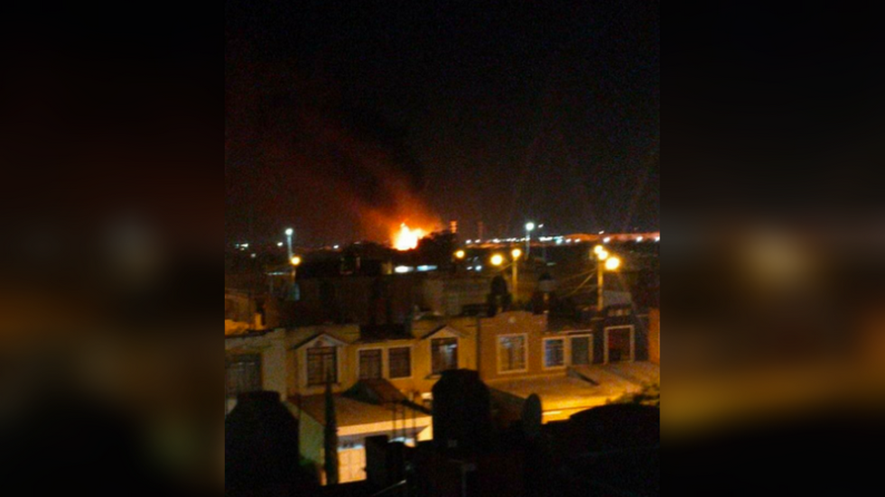 15-meter wall of fire as pipeline explosion rocks Leon, Mexico (PHOTOS ...