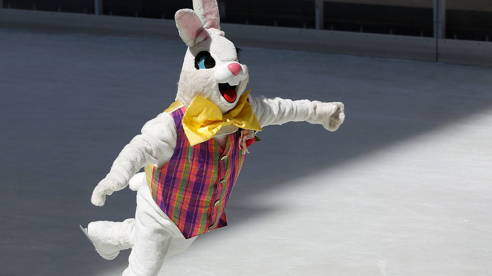 ‘Beat his ass!’ Angry Easter Bunny gets into street fight in Orlando in ...