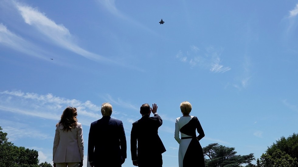 F-35 jets conduct White House flyover (VIDEO) — RT USA News