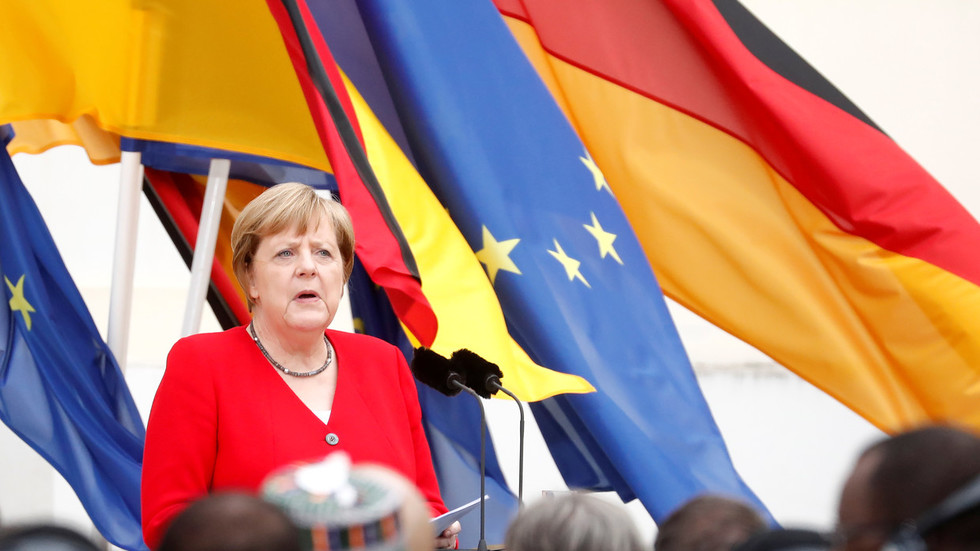 Merkel seen visibly shaking AGAIN, this time as she welcomes Finnish PM ...