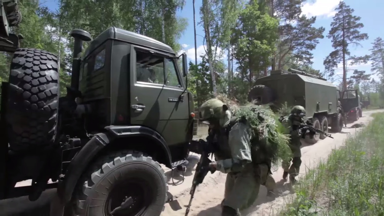 VIDEO of Russian Army recon unit ambushing ‘enemy’ during drill — RT ...