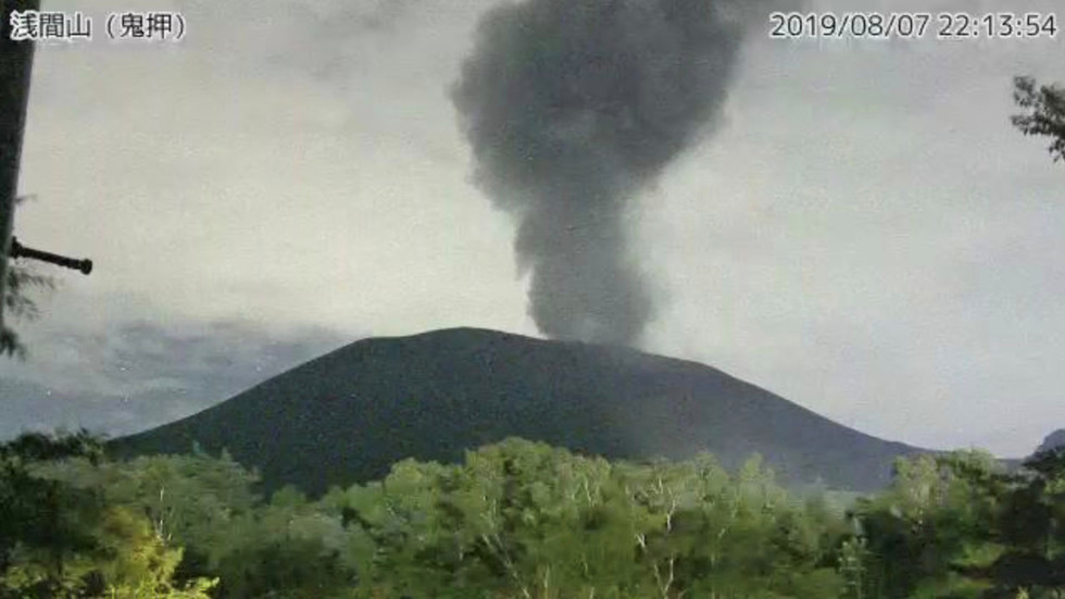 Japan’s Mount Asama volcano erupts, residents warned of pyroclastic ...
