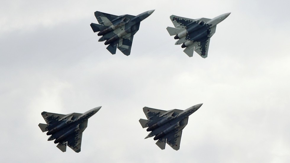 Jaw-dropping stunts & NEW Russian aircraft unveiled at MAKS 2019 Air ...
