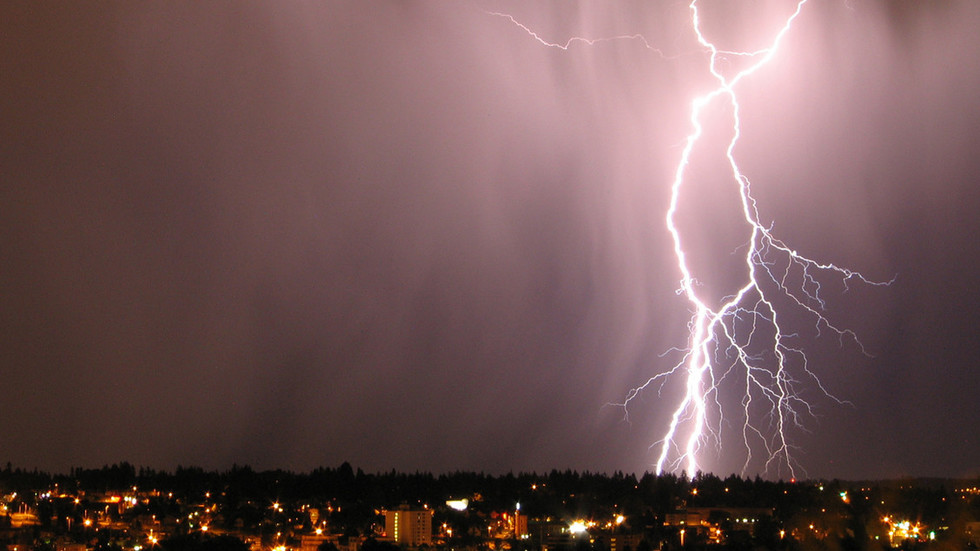 Relentless lightning storm causes chaos in Seattle (VIDEOS) — RT USA News