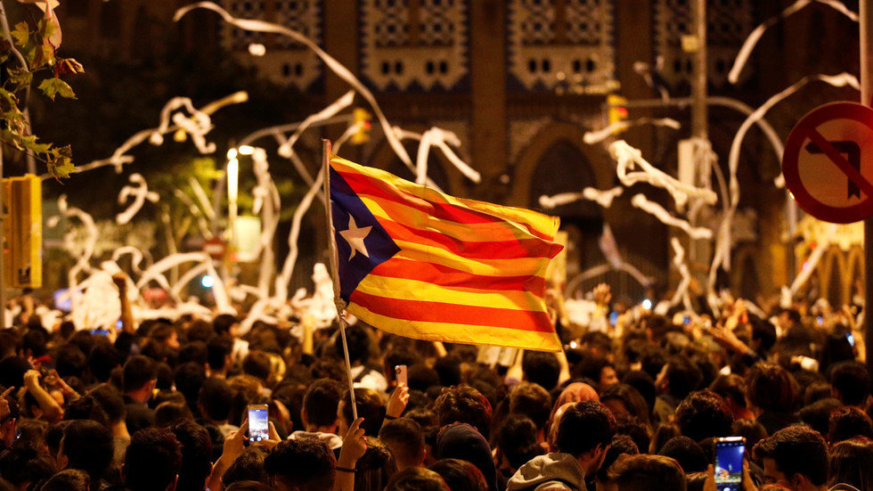 Toilet rolls & tensions fly high in Barcelona amid fresh rallies in ...