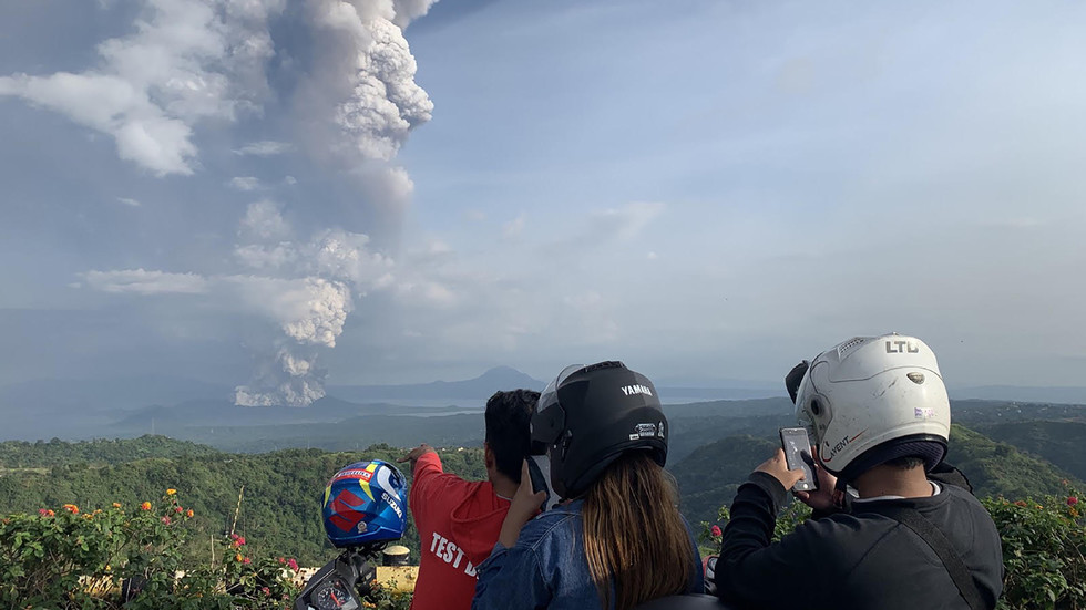 Philippine Institute of Volcanology & Seismology raises Taal Volcano alert level to ‘hazardous ...