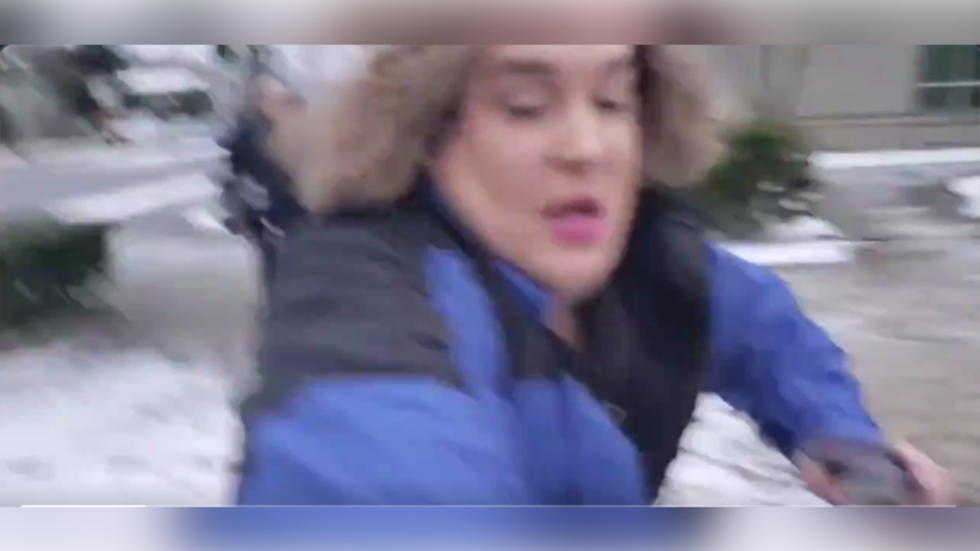 Trans activist Jessica Yaniv filmed ‘assaulting’ cameraman in tussle ...