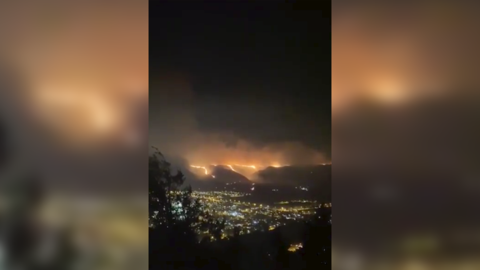 Residents horrified as WILDFIRE consumes all around them in nightmarish ...