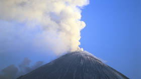 WATCH: Tallest volcano in Eurasia ERUPTS in Russia's Far East, spewing ...
