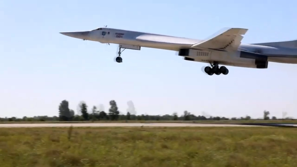 Russian bomber jets practice taking out targets with cruise missiles in ...