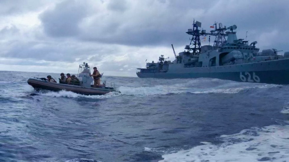 Russian Navy destroyer chases off PIRATES who attacked container ship ...