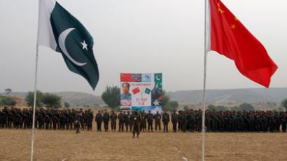 Pakistan allies with Iran against US — RT World News