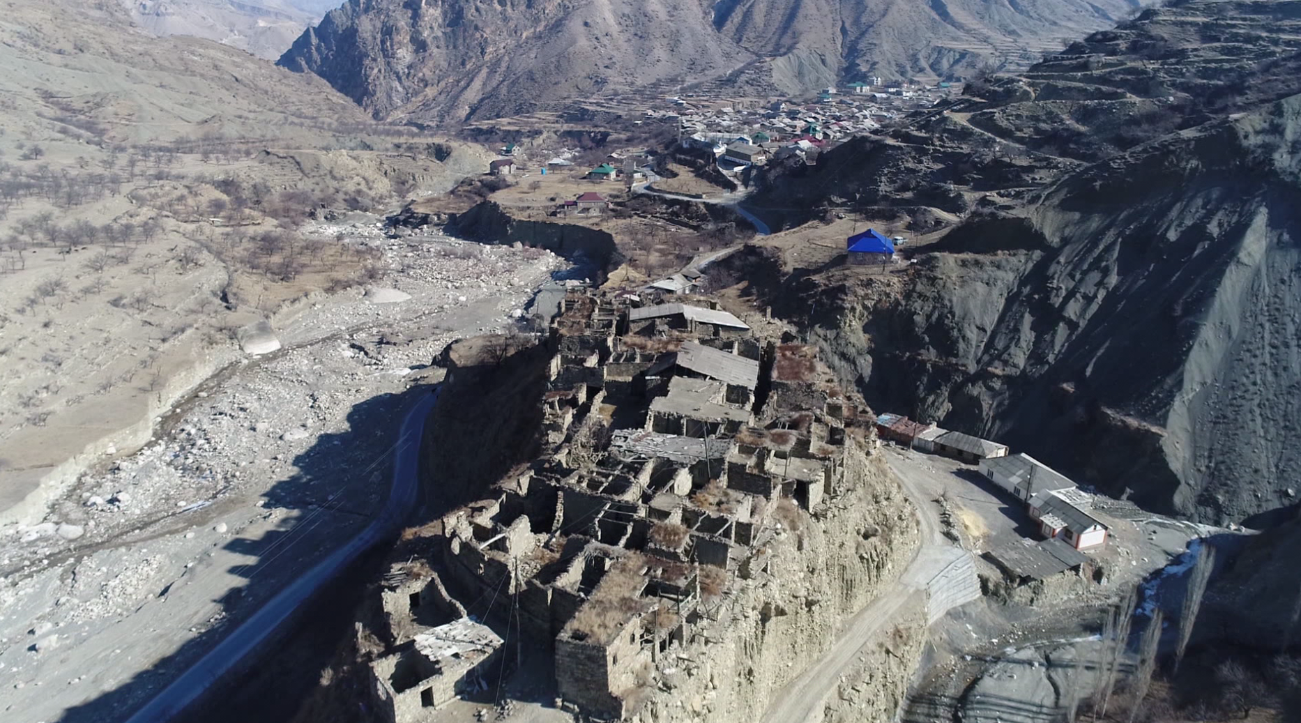 Russie : un drone filme un ancien village avar dans les montagnes du ...