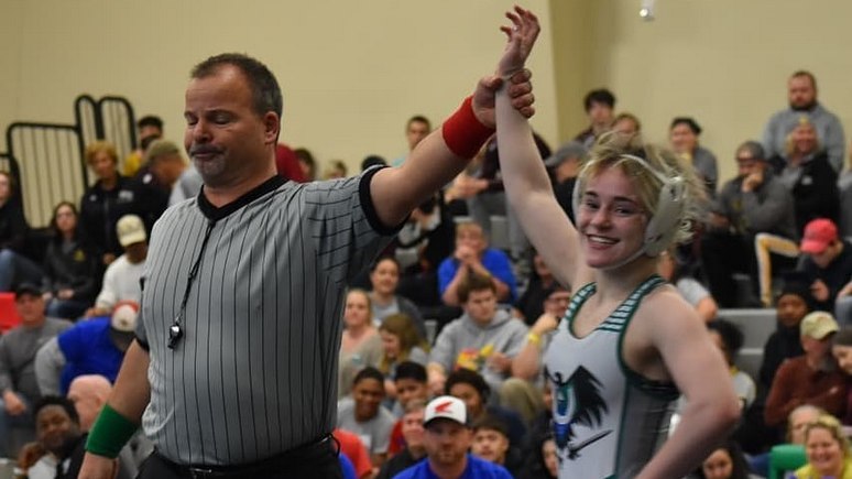 Sky News: в США 16-летняя девушка выиграла чемпионат по борьбе среди ...